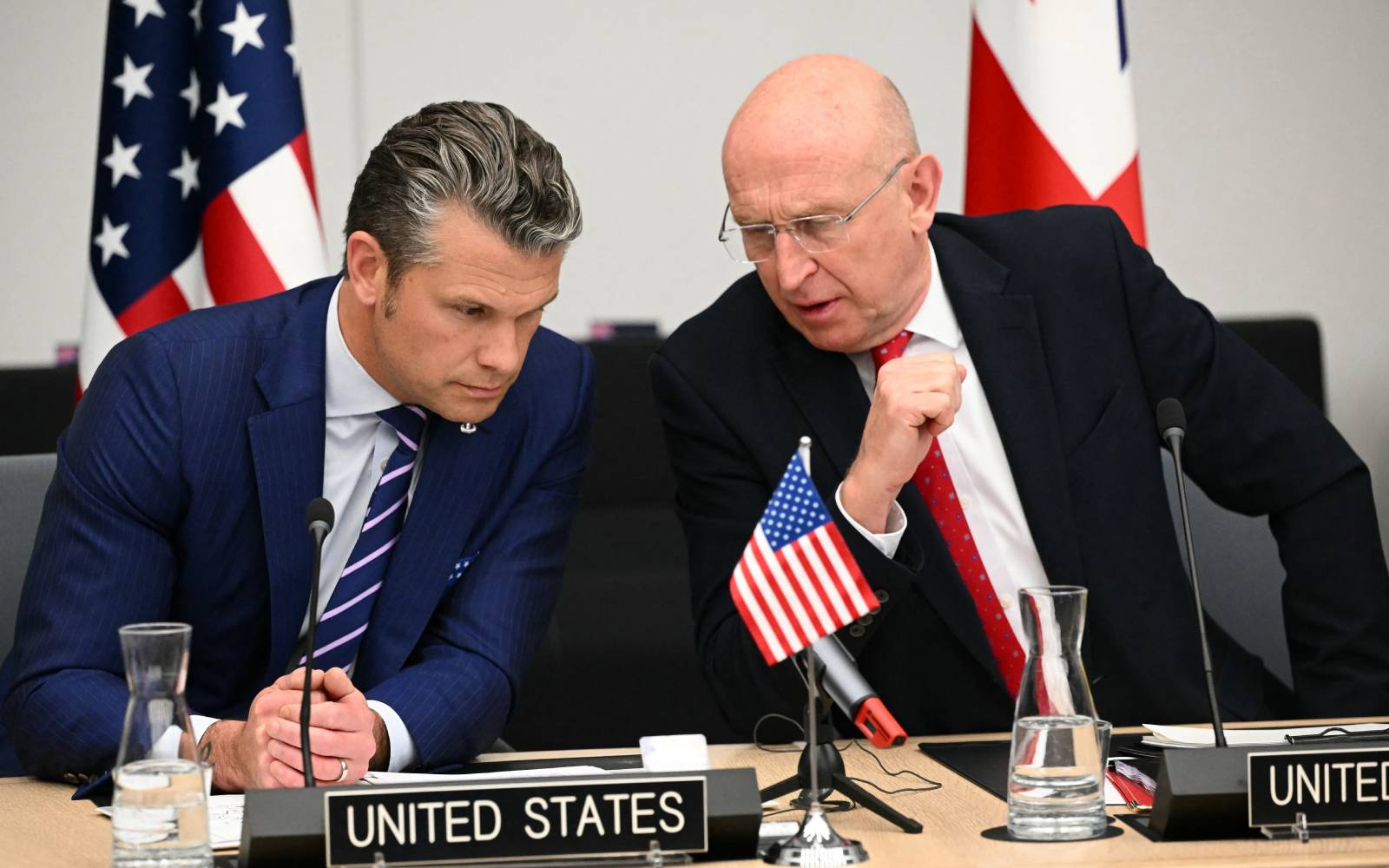 US defence secretary’s plane makes emergency landing in UK