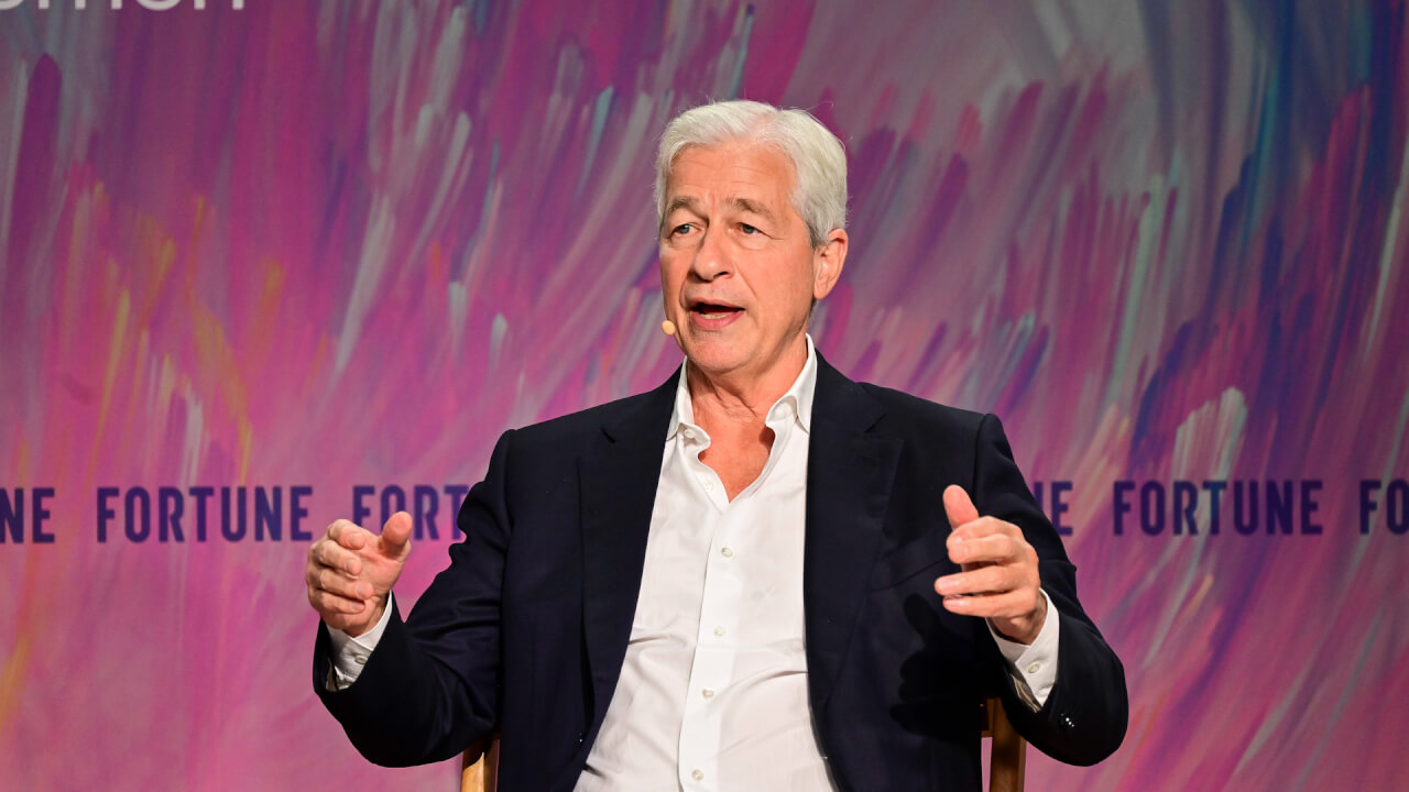 Jamie Dimon says it's one of the rare times that having gold in your ...