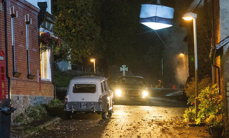 Repair-o! Potholes magically disappear in UK village where Harry Potter ...