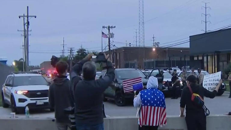 Feds, attorneys for detainees appear for hearing on alleged conditions ...