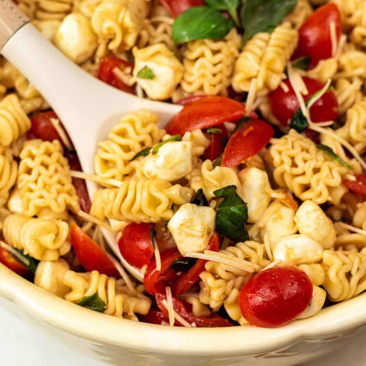 Fresh Italian Caprese Pasta Salad