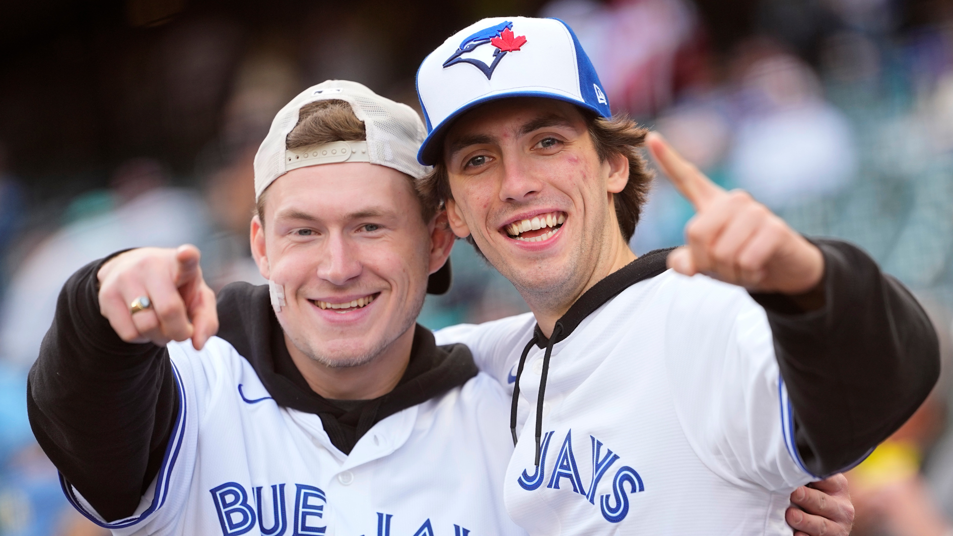 Blue Jays supporters make the trek to Seattle