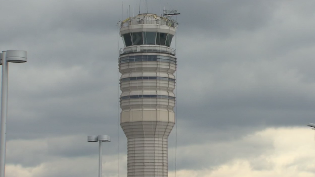 Air traffic controllers at O'Hare Airport continue to work despite ...