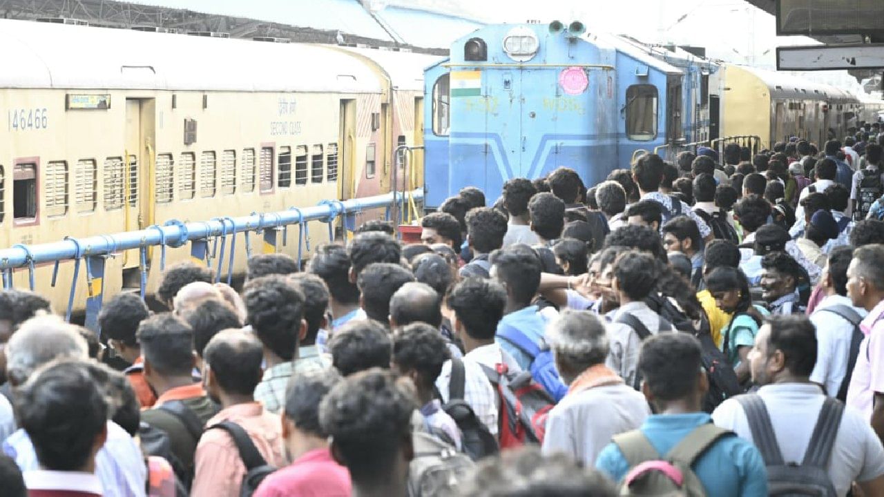 Diwali rush: Southern Railways collect Rs 2.86 crore in fines from over ...
