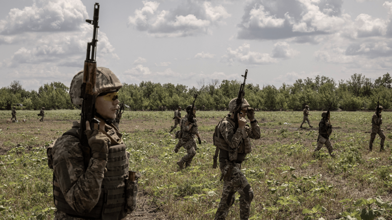 Behind the U-Turn: How Trump’s Ukraine Arms Reversal Unveils War’s ...