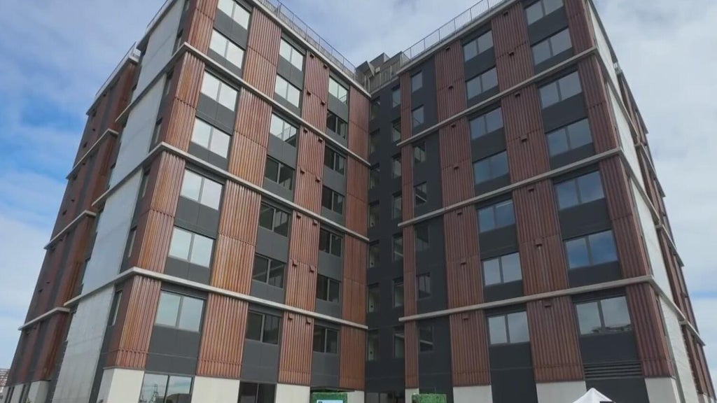 New San Francisco building will be "middle-income housing"