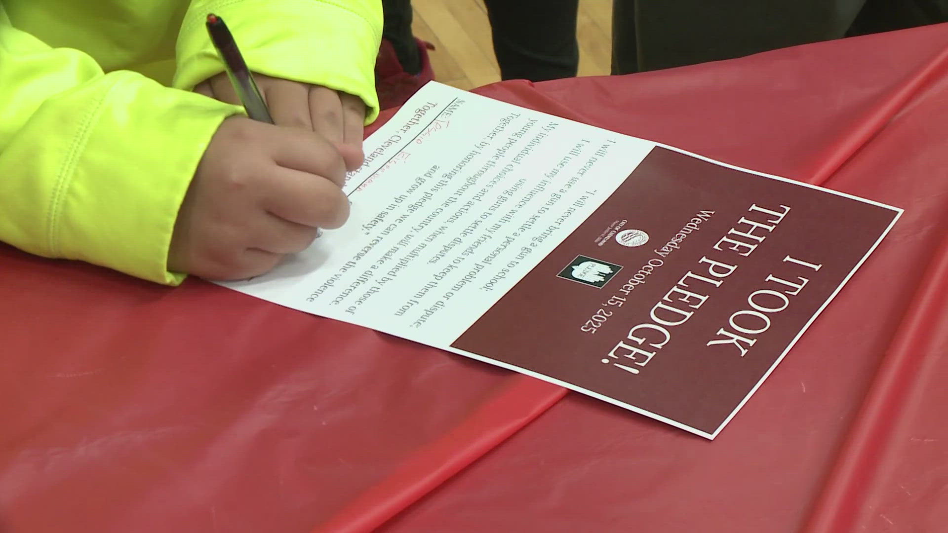 'We need to make a change': Cleveland students take pledge against gun violence
