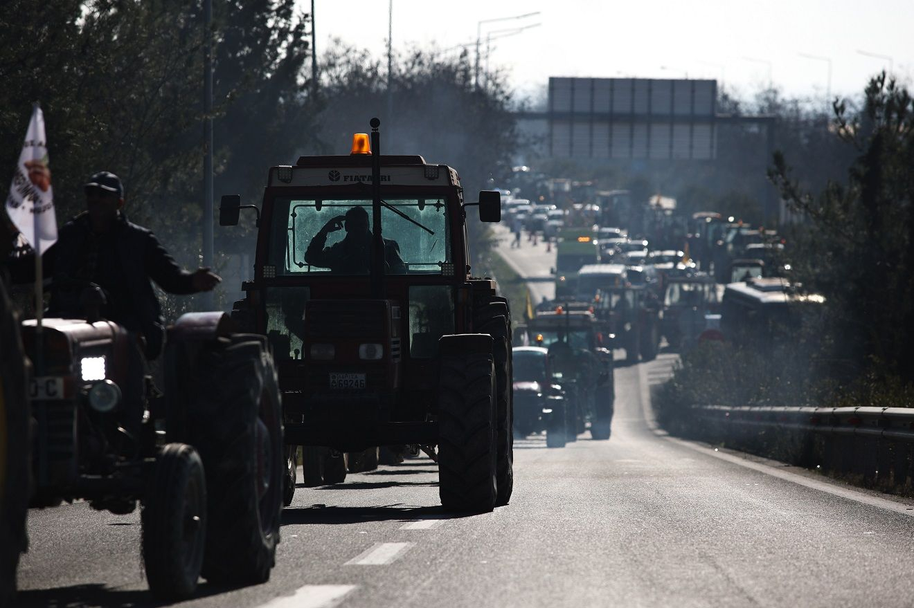 Μπλόκα αγροτών: Κυκλοφοριακές ρυθμίσεις στην Εθνική Οδό - Πώς κινούνται ...