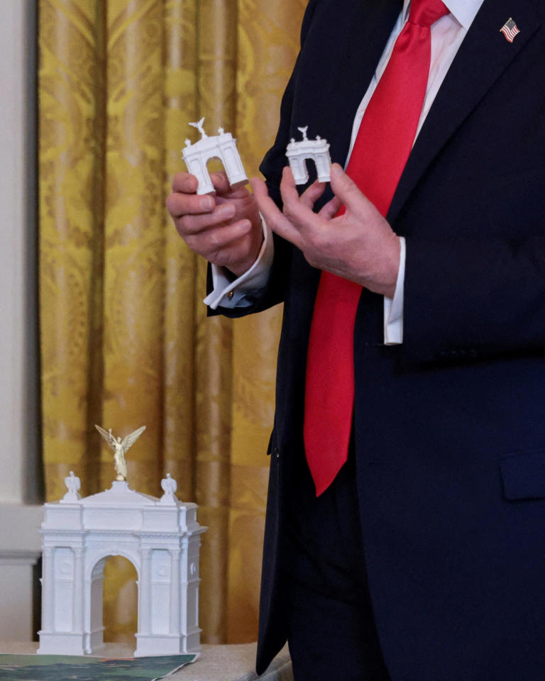 Arc de Trump? President touts a new real estate project. No, not the ...