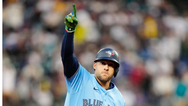 Blue Jays swing their way back into ALCS with commanding Game 3 win