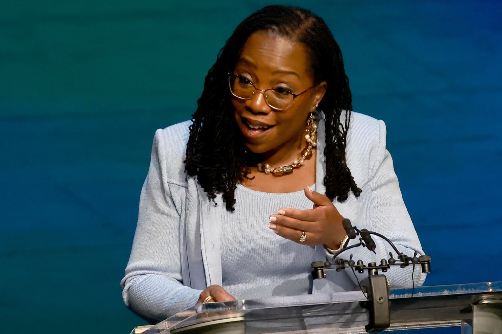 Justice Ketanji Brown Jackson argues for race-based redistricting ...