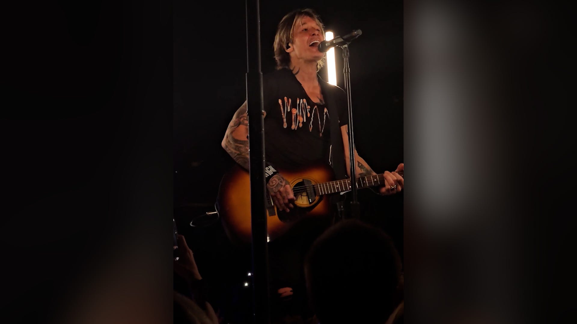 Country singer cancels Greenville concert due to laryngitis, placed on ...