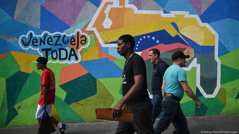 Trump authorizes CIA operations in Venezuela