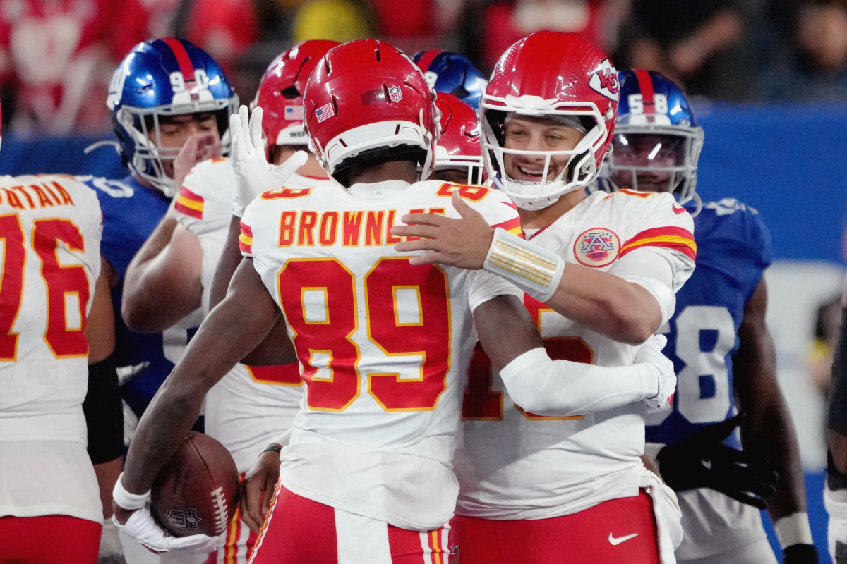 Chiefs' latest roster moves swap defense for offense on practice squad ...
