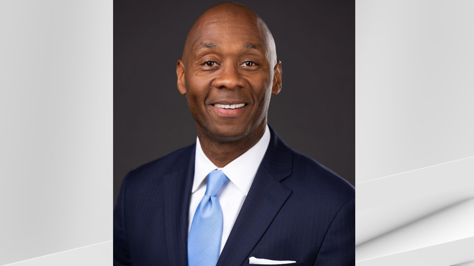 Muhammad Ali Center President and CEO DeVone Holt steps down