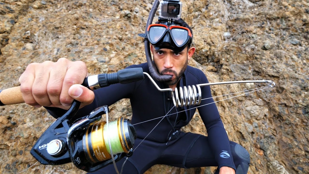 Testing the first ever underwater mini fishing rod!