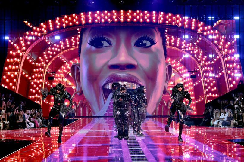 Victoria's Secret fans say Missy Elliott performance 'raised the bar ...