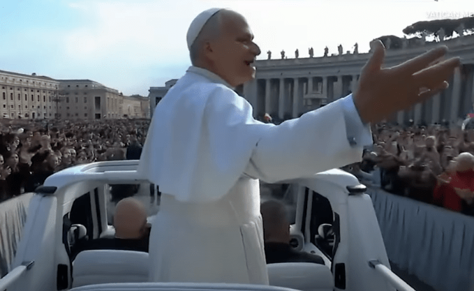 Pope Responds to Cubs Fan