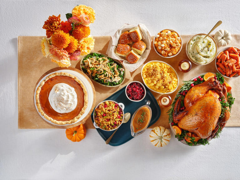 Aldi's Wildly Popular $40 Thanksgiving Dinner That Feeds 10 Is Back ...