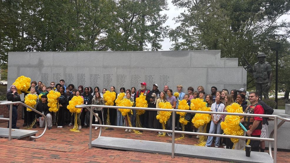 Onslow County students join veterans in Yellow Ribbon Campaign to ...