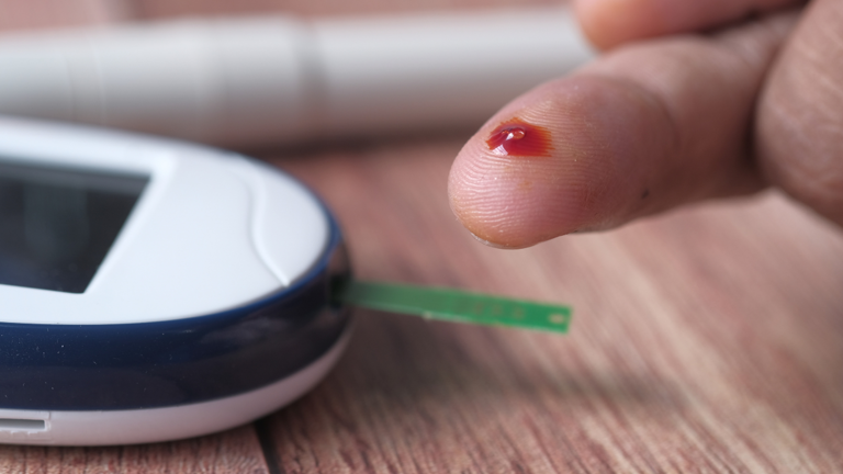 3 common mistakes that can mess with blood sugar readings, and how to ...