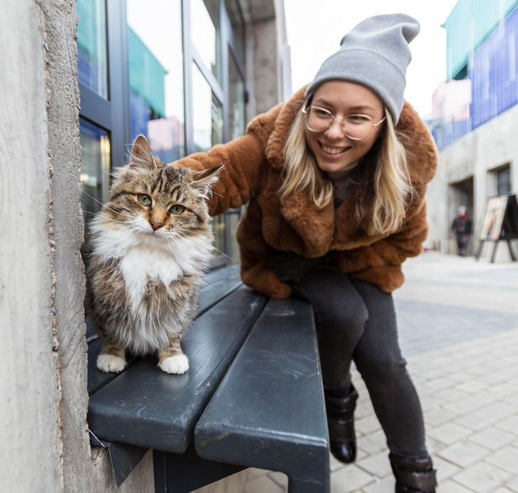 12 Double-Life Stories That Prove You Don’t Really Know Someone