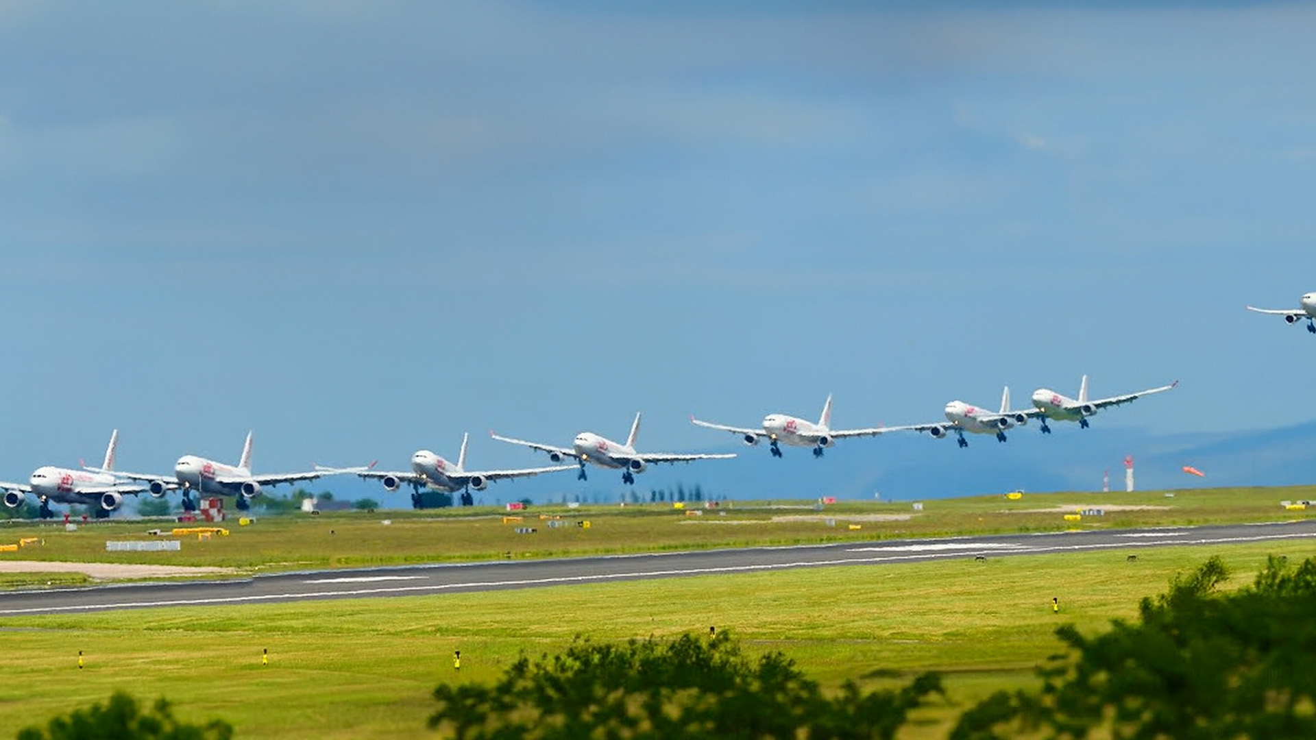 Unstable Airbus A330 Landing in Strong Winds