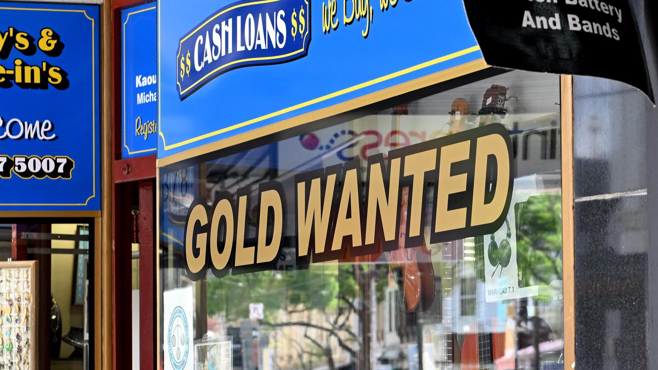 Insane line as gold hits new record high