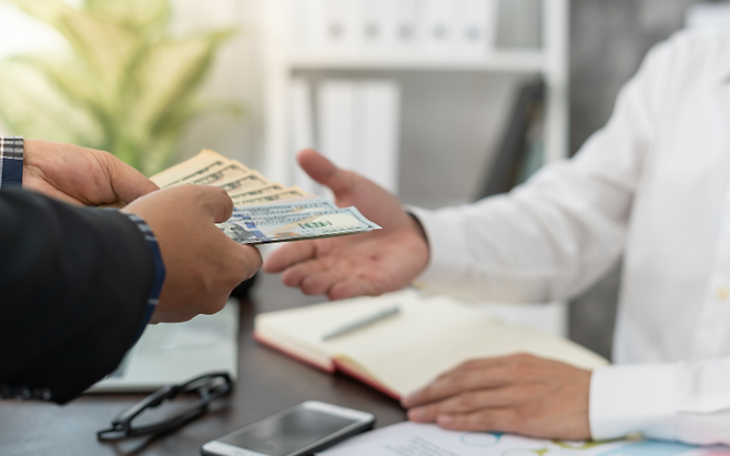 ‘60대가 되고나면” 갑자기 생겨나는 돈 문제 4가지