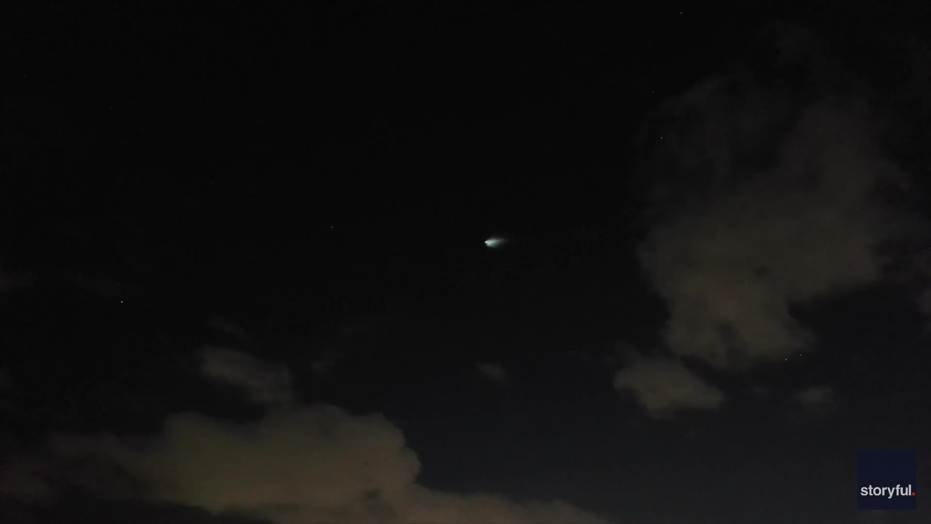 Timelapse Shows SpaceX Starship Streak Across Miami Sky