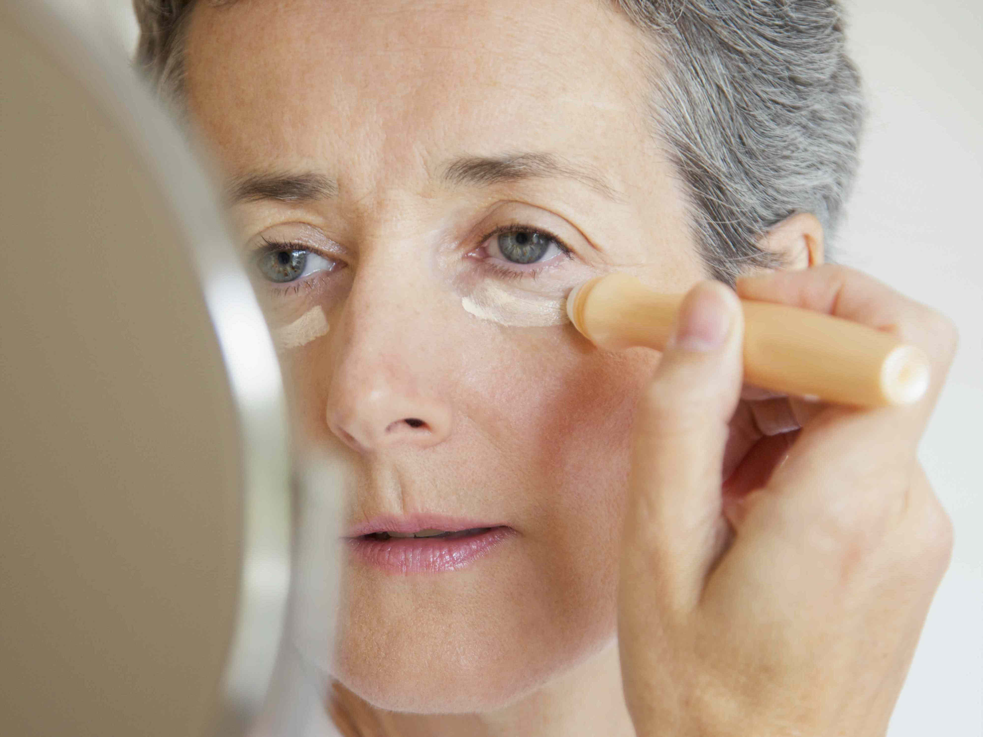 My Mom, 65, and I, 27, Swear by This $24 Skin-Blurring Concealer That ...