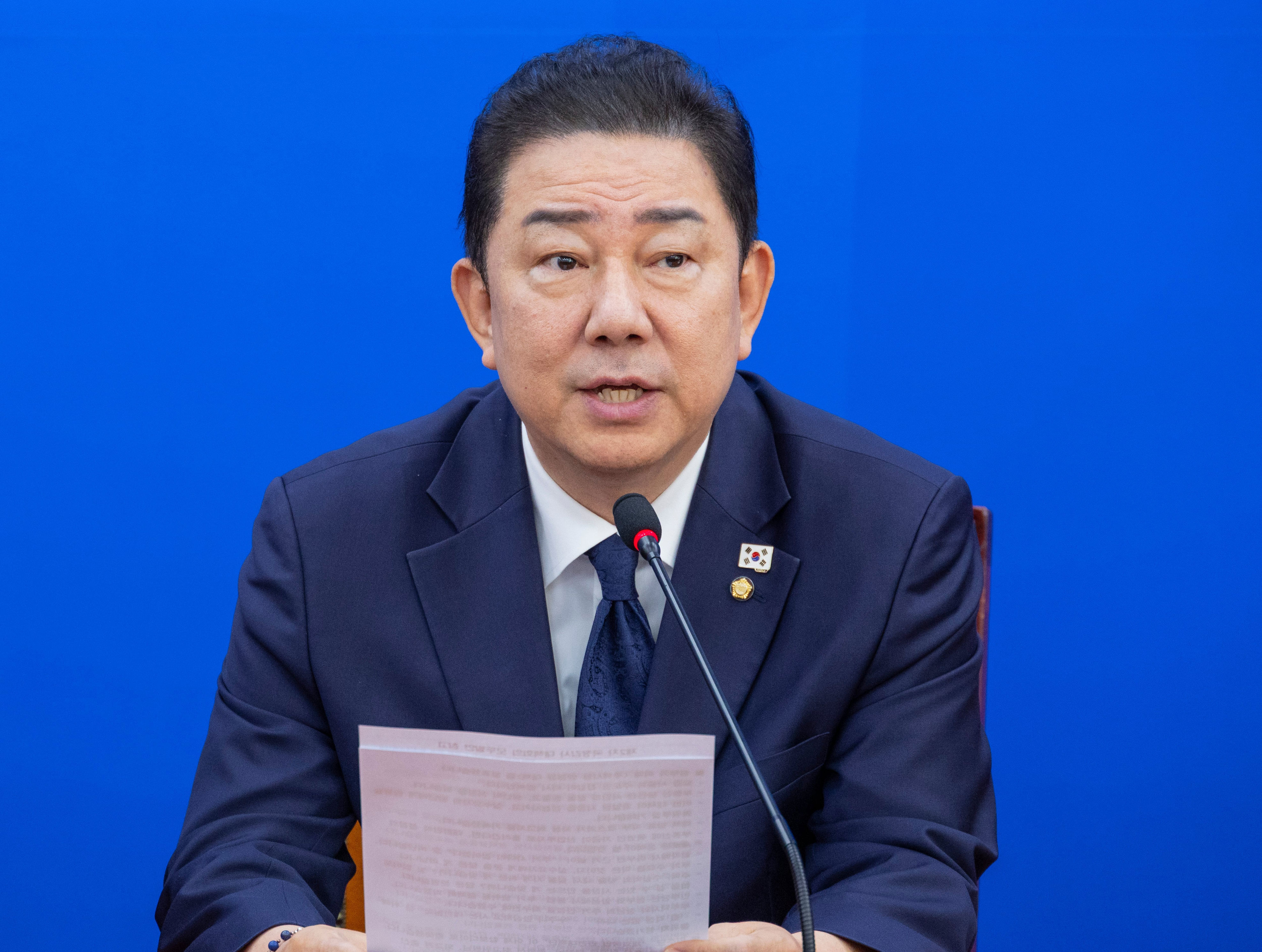 Democratic Party Leader's Debt Remarks Draw Hypocrisy Criticism