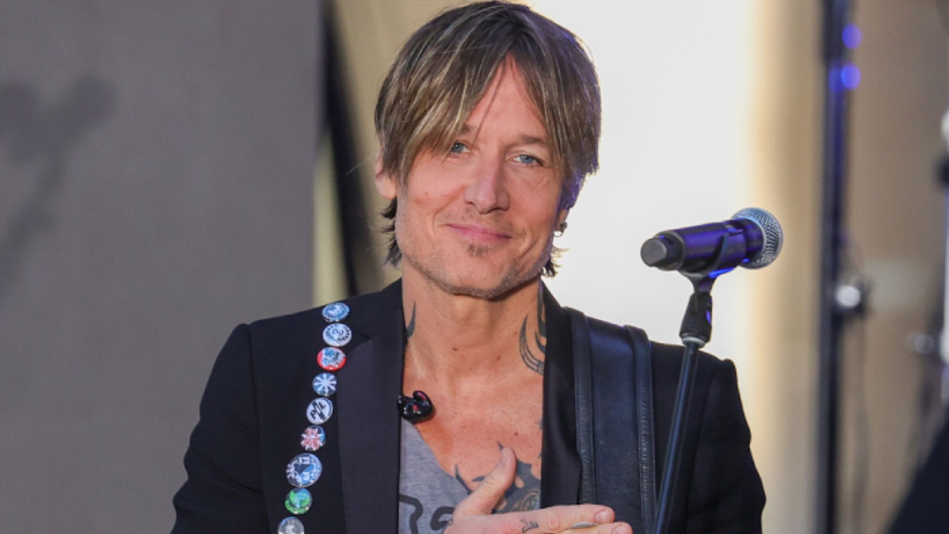 Keith Urban forced to apologize to fans amid divorce from Nicole Kidman ...