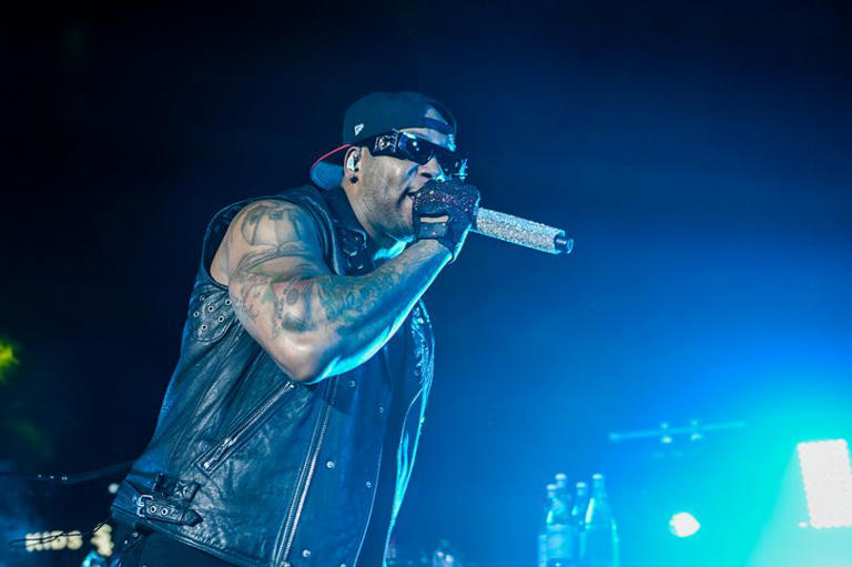 Flo Rida attends his own UK concert in disguise