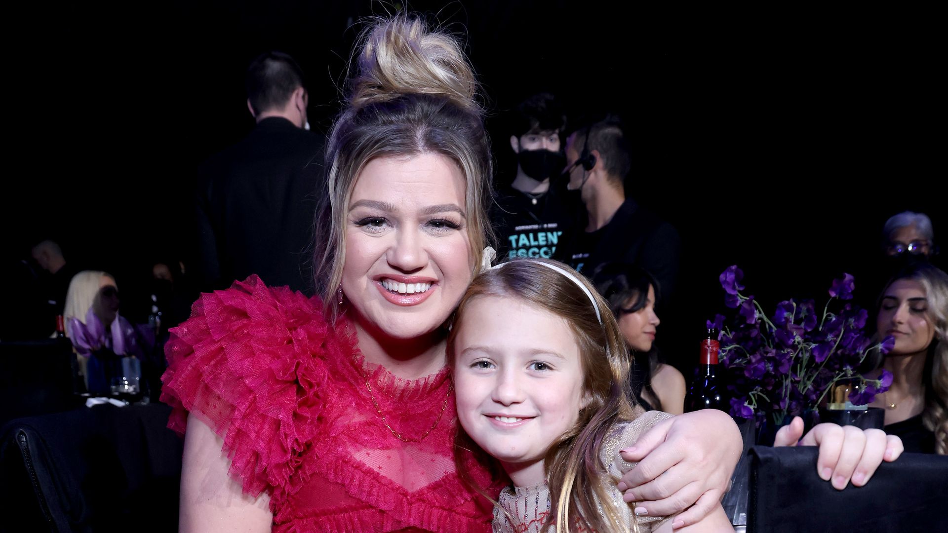 Kelly Clarkson makes confession about parenting her daughter months ...