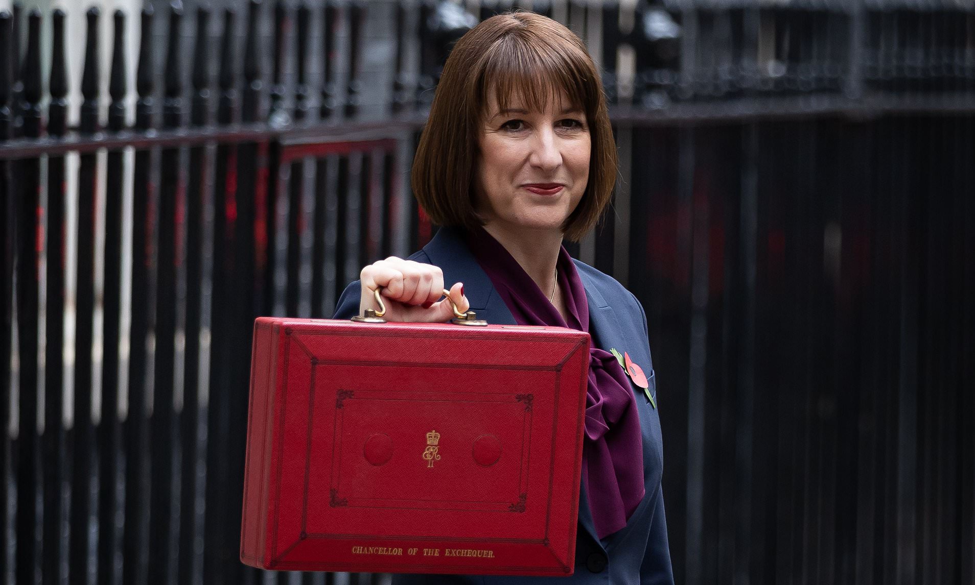 Biggest squeeze on British living standards for over 18 months as fears ...