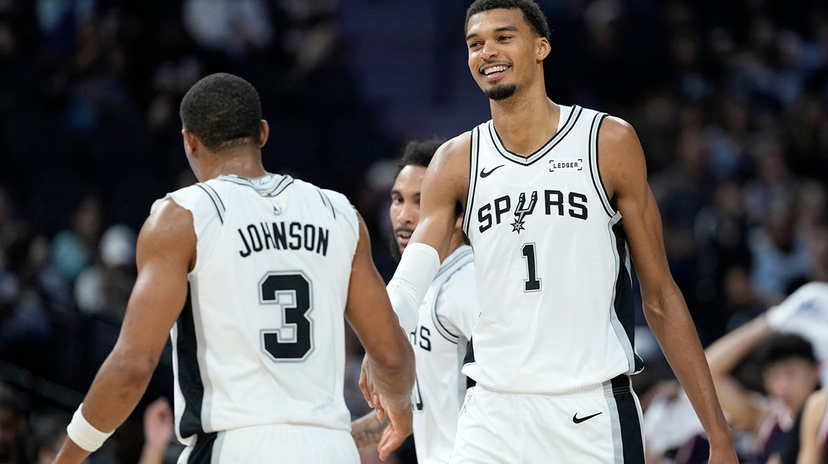 Spurs HC Mitch Johnson gives Keldon Johnson props for stepping up in ...