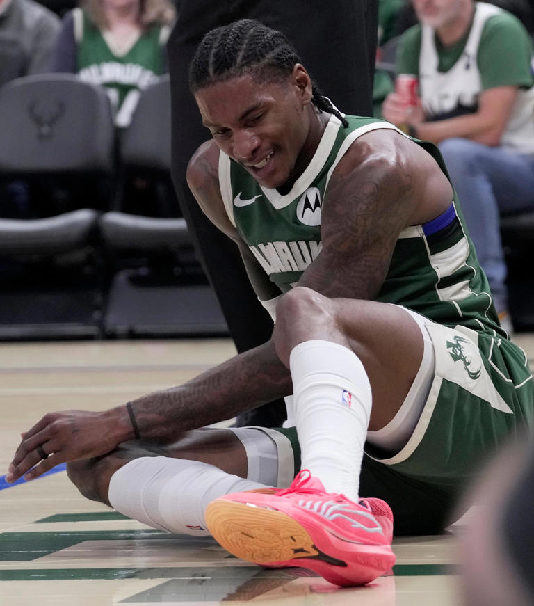 Milwaukee Bucks guard Kevin Porter Jr. exits game vs. Wizards with ...