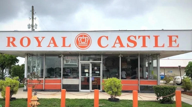 10 Chain Restaurants You May Have Thought Were Totally Extinct