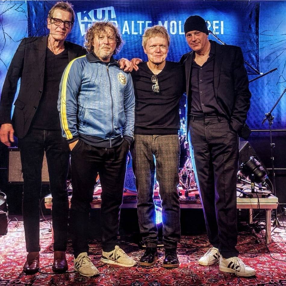 „Dear Wolf“ treten im Hanselädchen Grieth auf