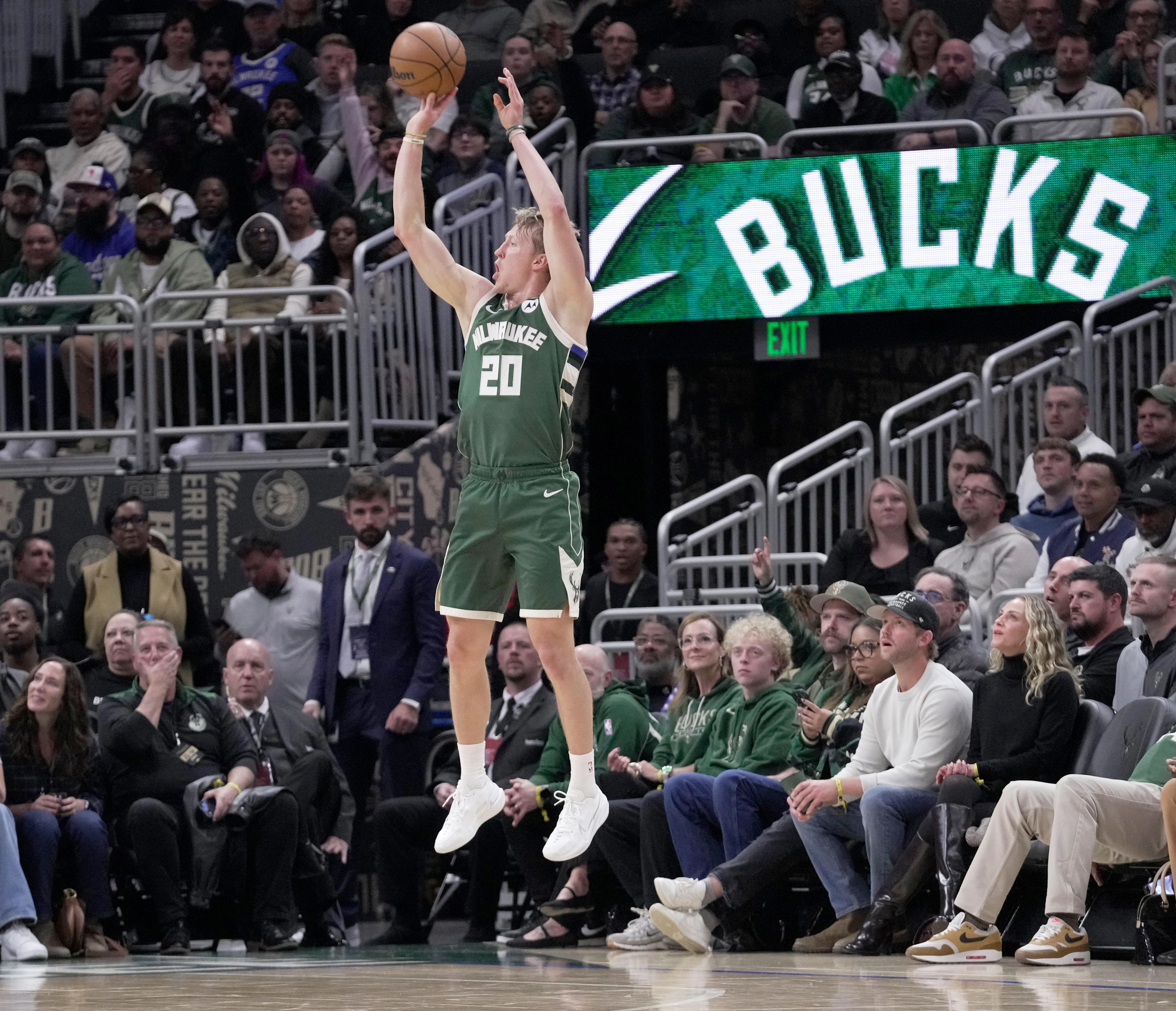 Bucks starter AJ Green does not finish game vs. Hornets