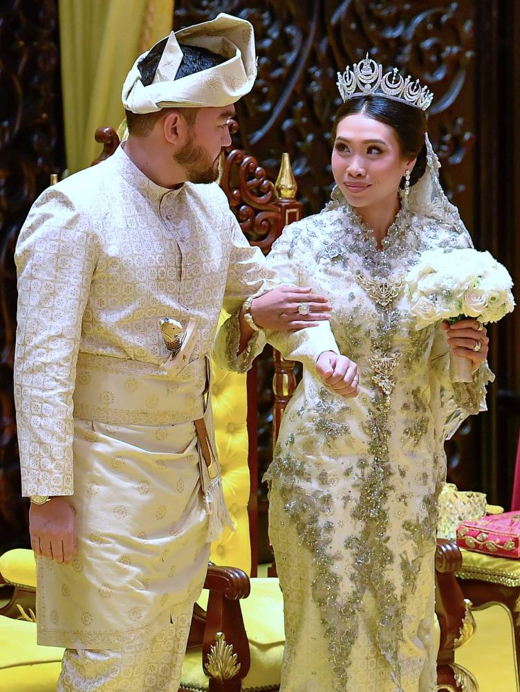 Royal wedding reception of Tengku Amir Shah and Afzaa Fadini held with ...