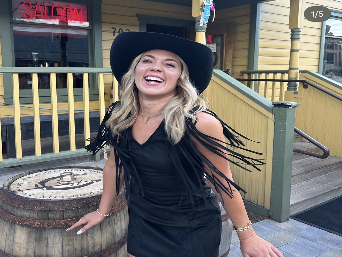 Love Is Blind’s Sparkle Megan spotted with mystery man and baby outside ...