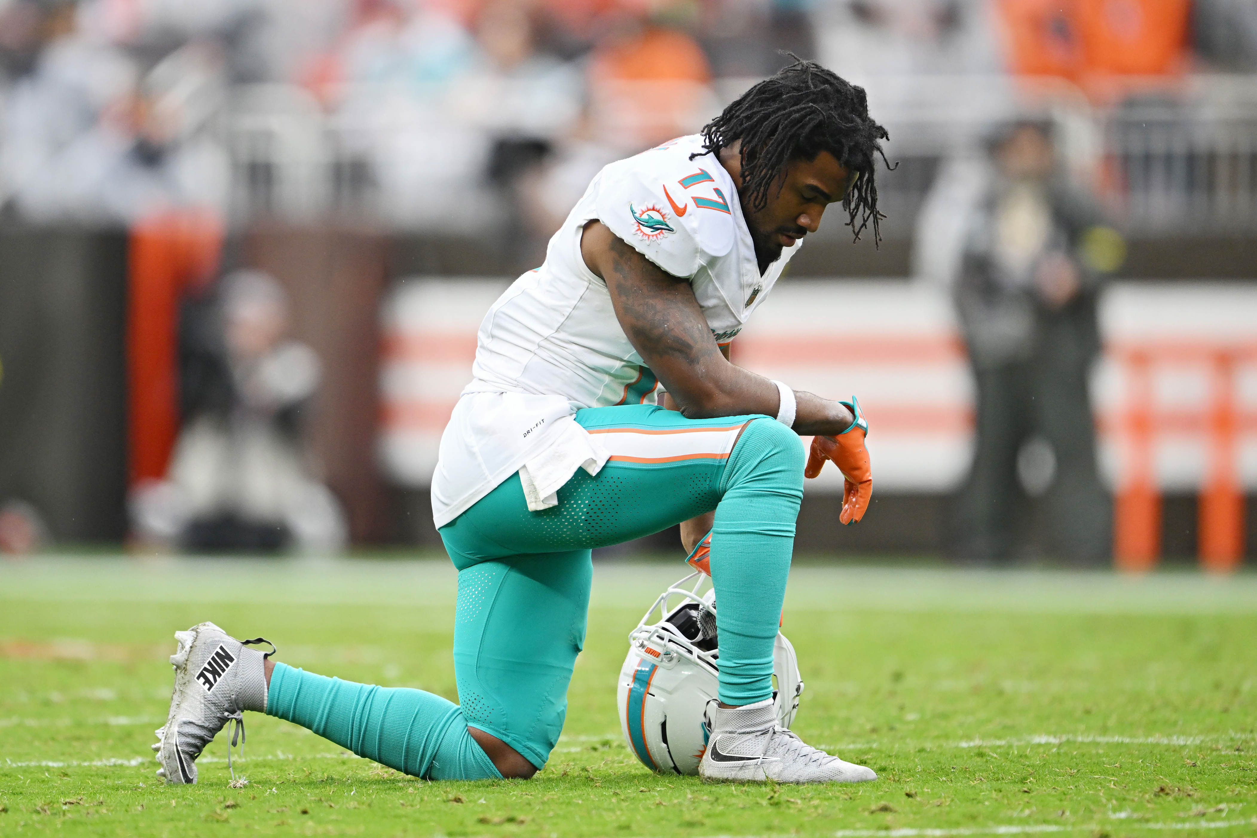 Dolphins asking price for Jaylen Waddle trade reportedly revealed