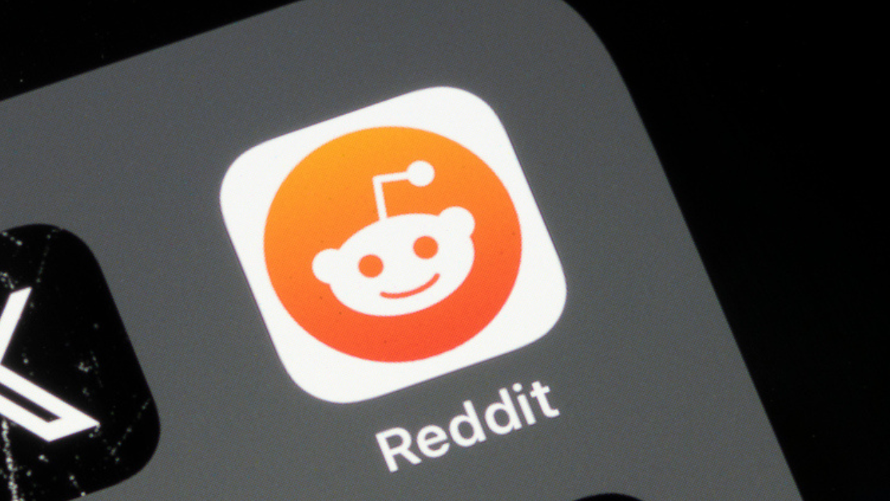 Reddit Sues Perplexity For Stealing Its Data To Train AI Answer Engine ...