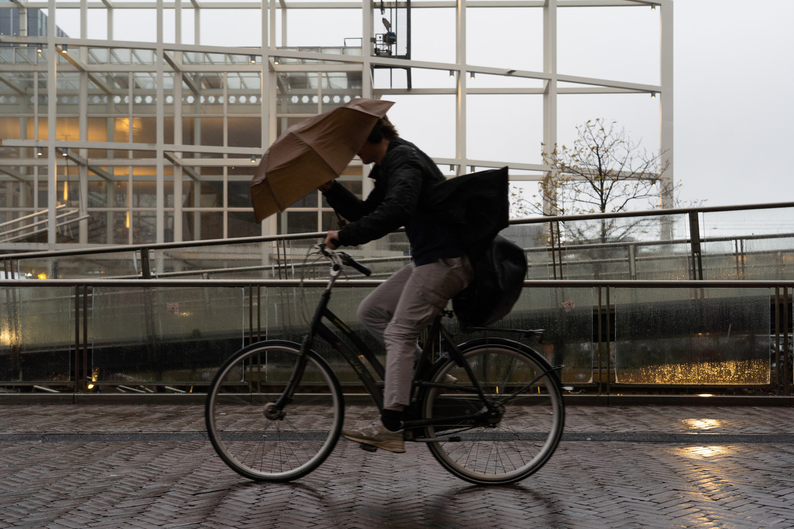 Code oranje vervroegd: storm Benjamin komt begin van de middag het land ...