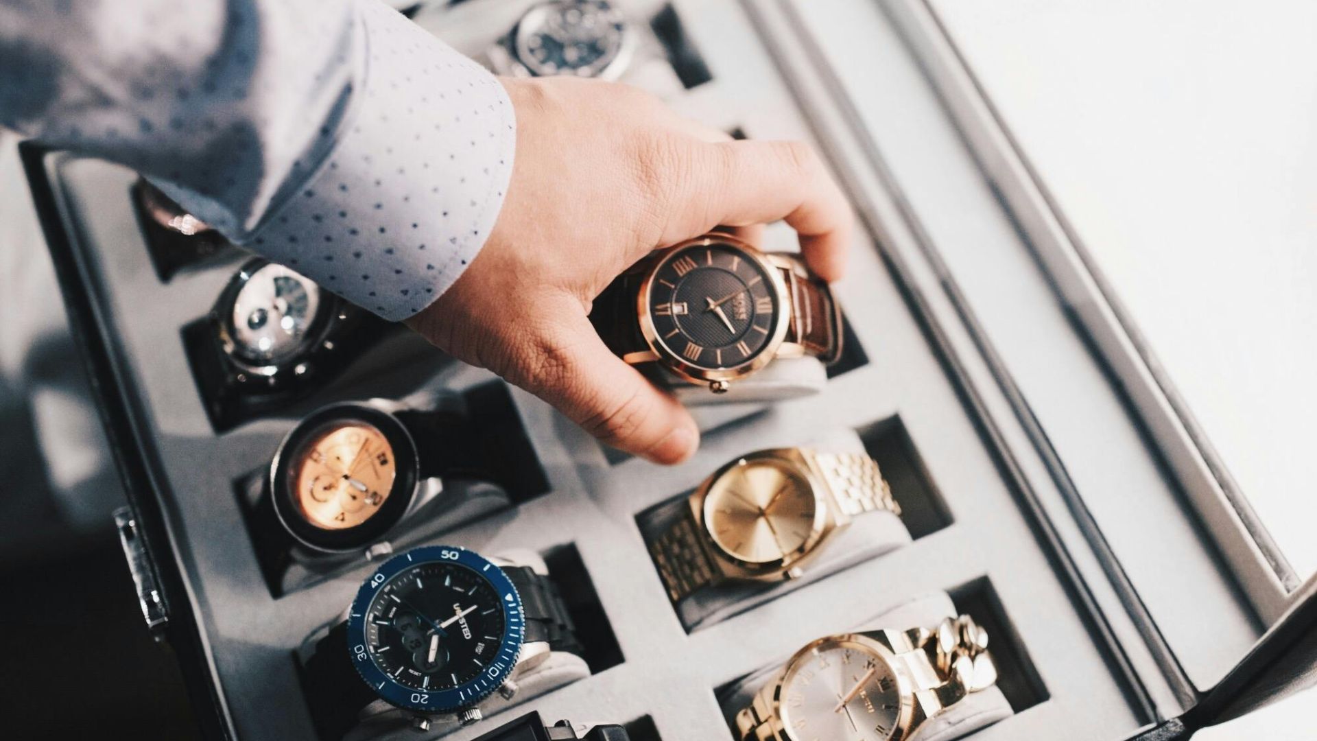 10 Iconic Watch Brands & 10 Affordable Alternatives