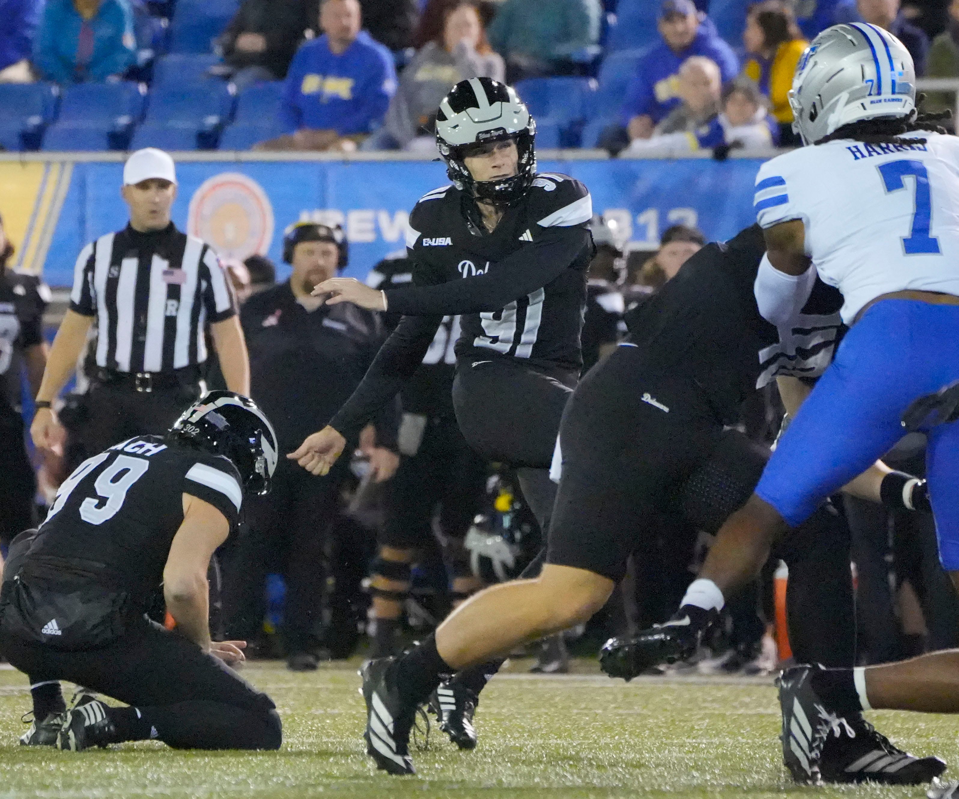 Nick Minicucci throws 4 TD passes, Delaware downs Middle Tennessee in ...