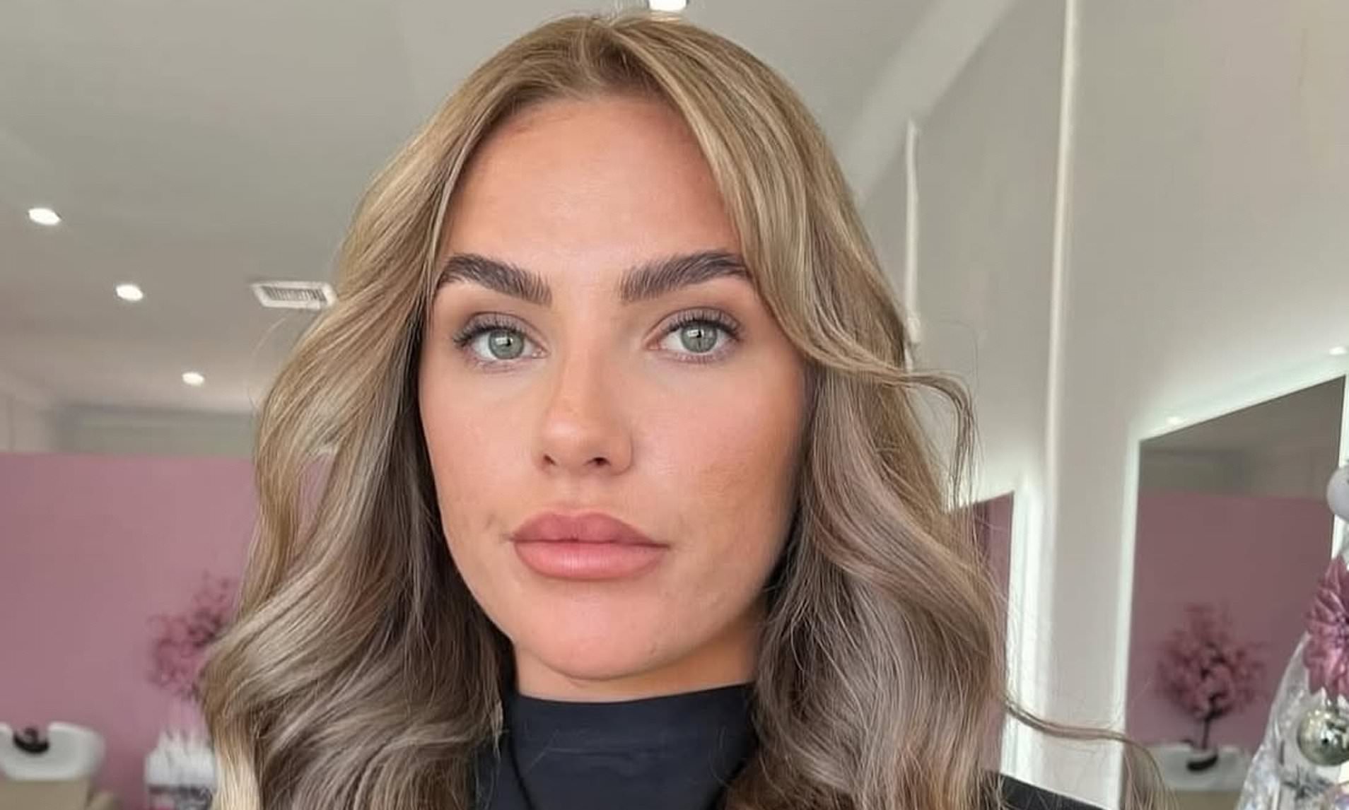 Tributes flow for 'beautiful' FIFO worker, 28, after her shock death in ...