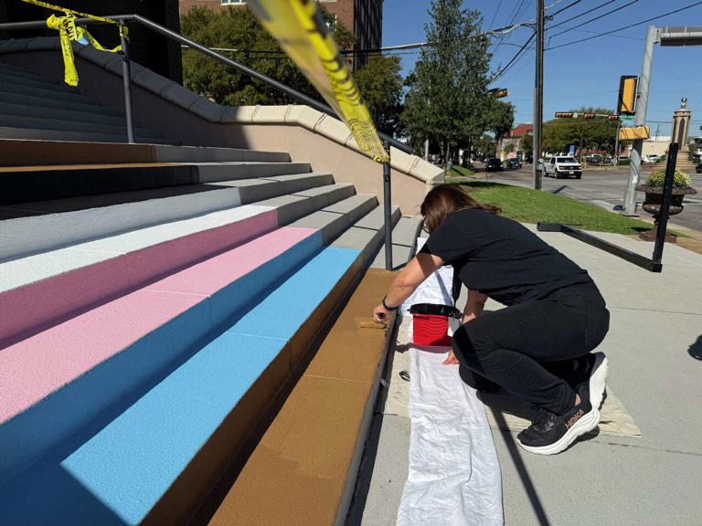 North Texas church paints rainbows amid Abbott's threats